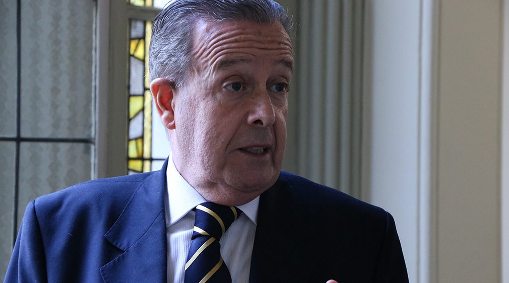 HAY UNA MURALLA QUE PROTEGE EL PODER ECONOMICO ARGENTINO – Desde ...