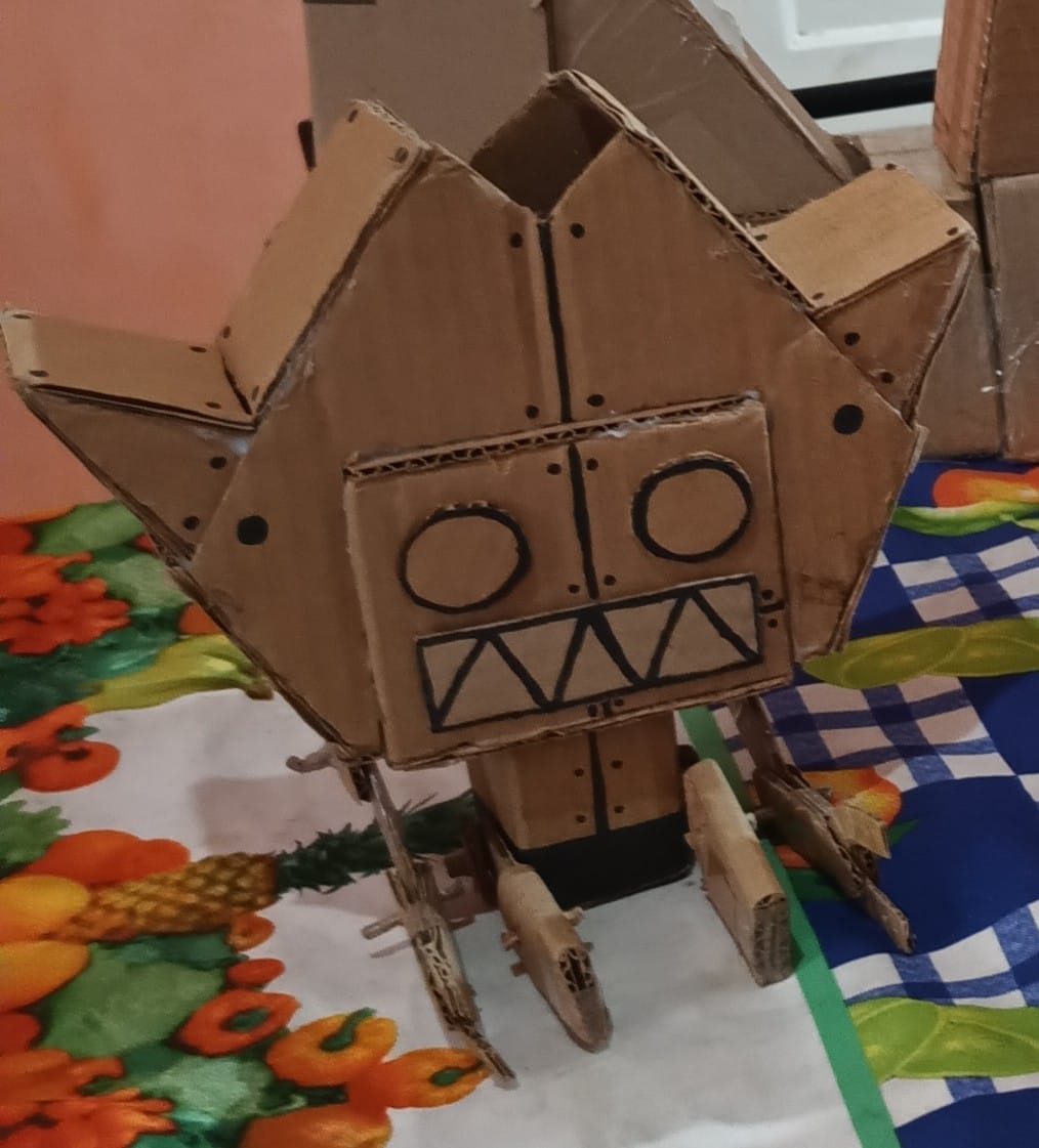 ROBOTS ARTICULADOS CREADOS CON CARTON RECICLADO – Desde Rosario, por ...
